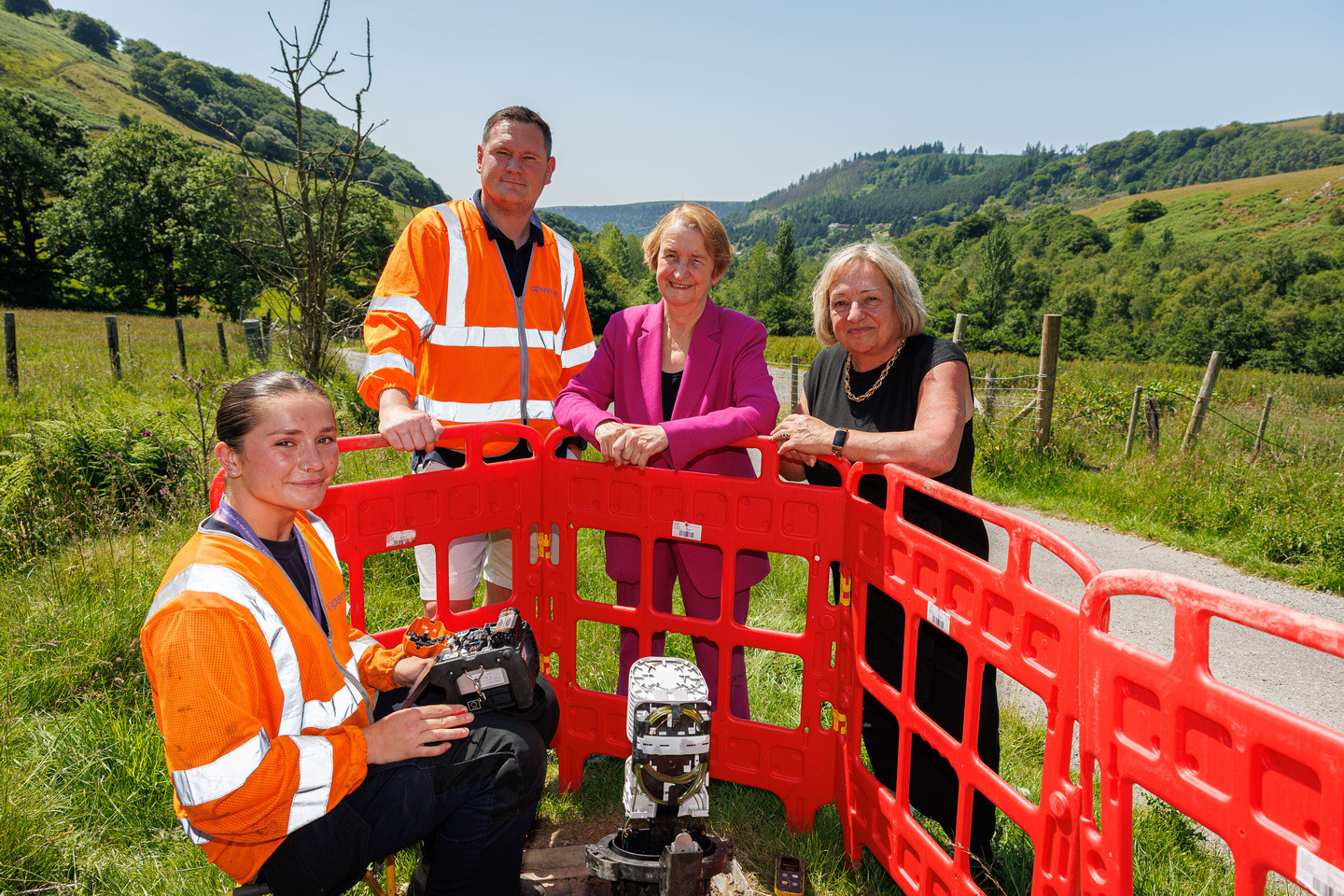 Wales Office Minister visits Openreach install | thinkbroadband